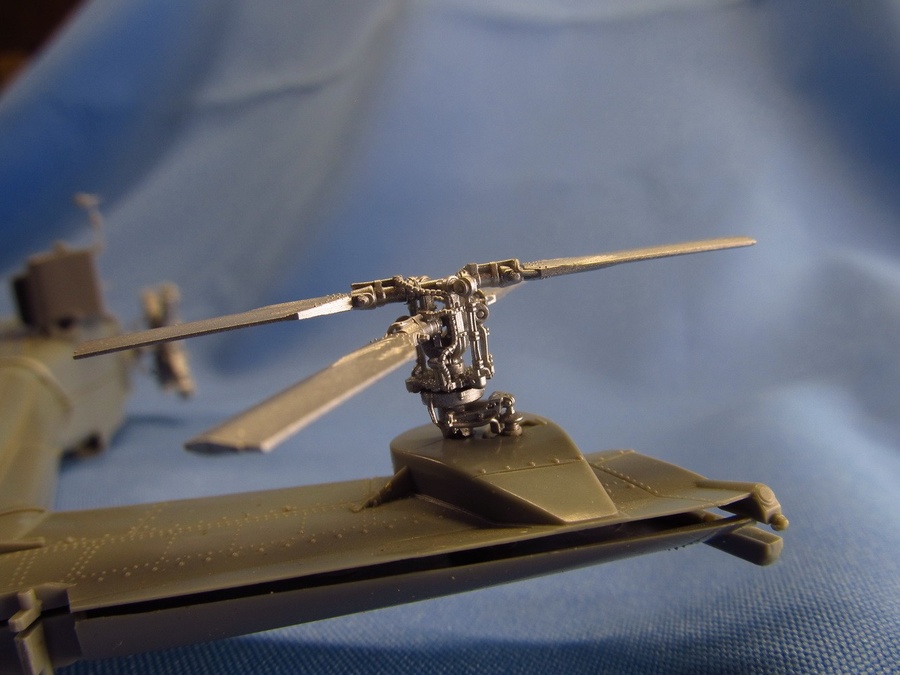 AH-64 Apache main & tail rotors