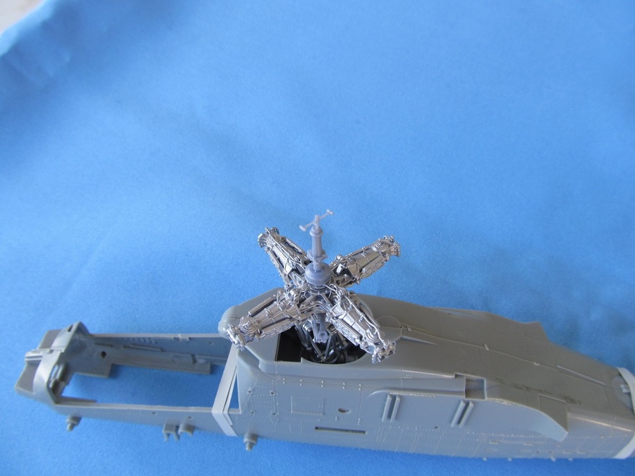 AH-64 Apache main & tail rotors