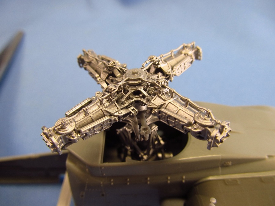 AH-64 Apache main & tail rotors