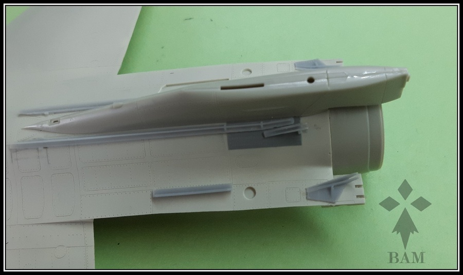 F-16 anti-spin chute (fuselage brackets only)