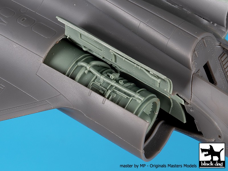 Buccaneer right engine+radar