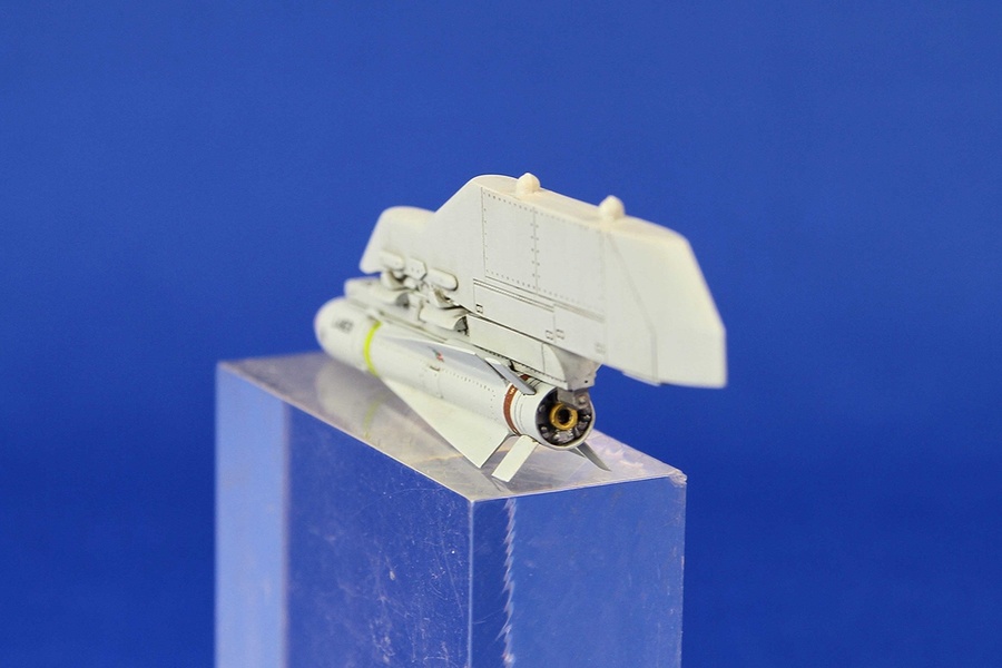 AGM-65E Maverick & LAU-117