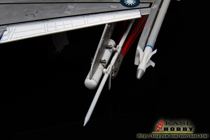 A/A37U-15 external tow target system