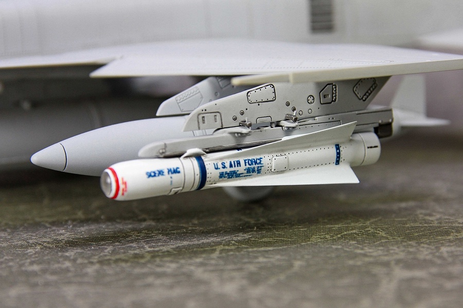 Resins :: AGM-65B Maverick (pylon for F-5E/F) (2 Kits)