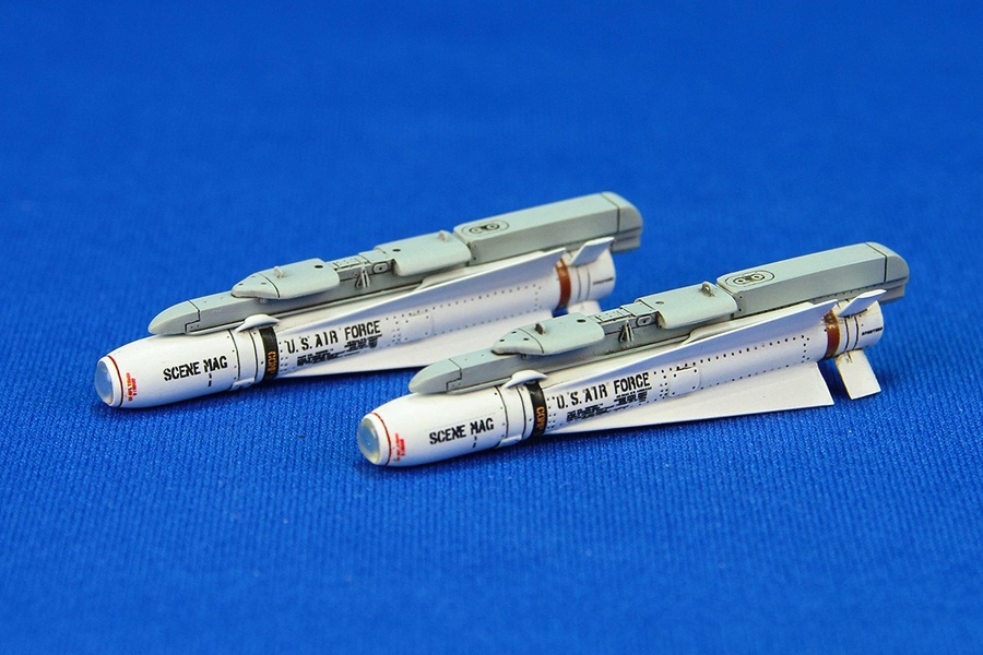 AGM-65G Maverick & LAU-117 (x2)