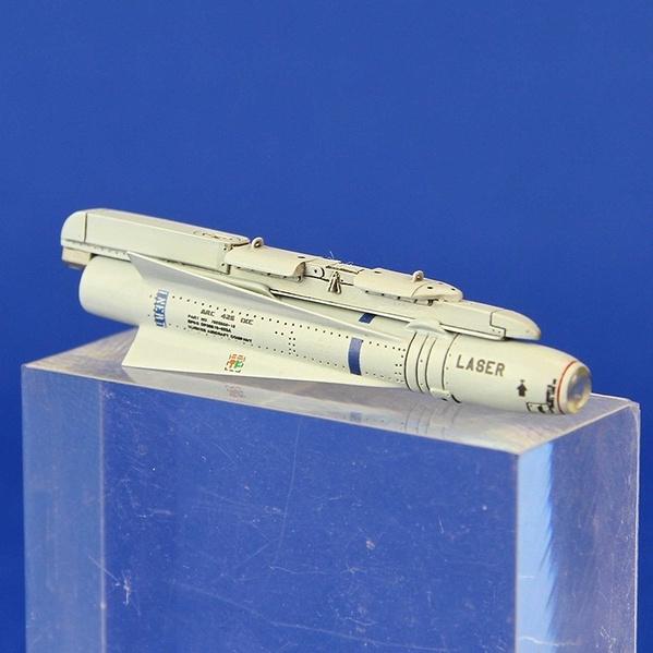 AGM-65E Maverick & LAU-117