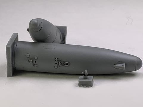 F/A-18E/F/G fuel tank with IRST Nose pod