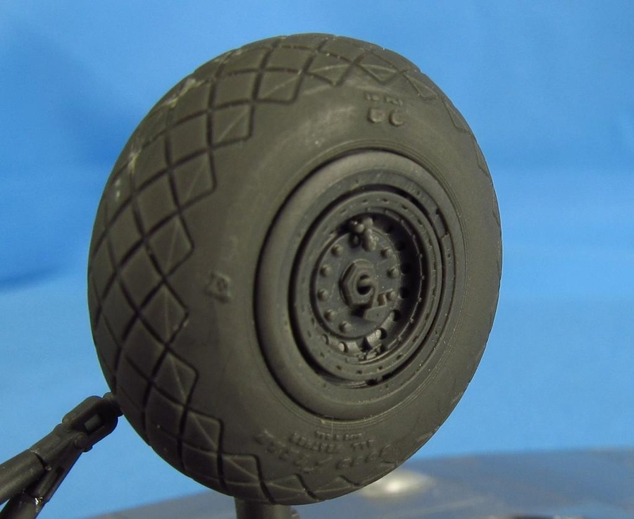 B-17 wheels with cover