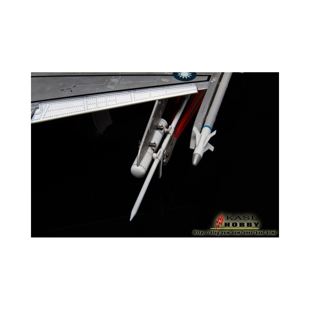 A/A37U-15 external tow target system