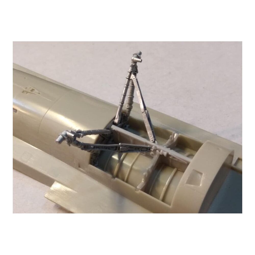 F-16 (MLU) metal landing gear set