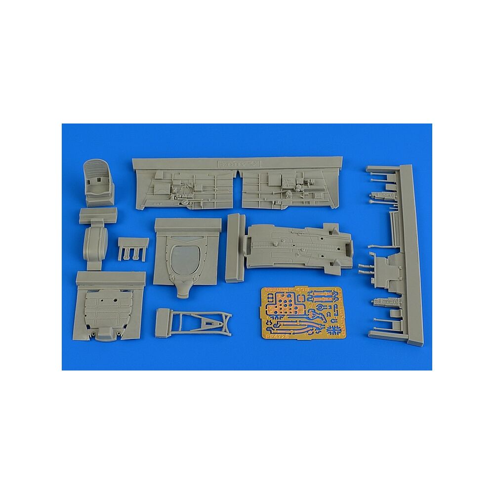P-40B cockpit set