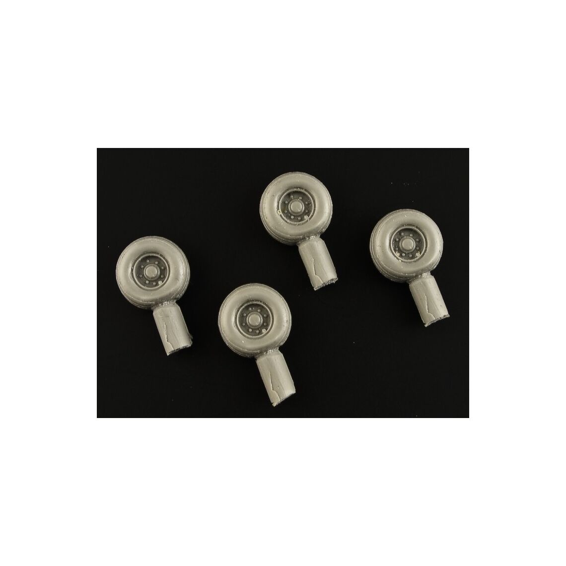 Jaguar weighted main wheels