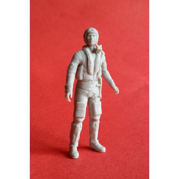 Eurofighter pilot with helmet on Pilot-Replicas 48P008 1:48