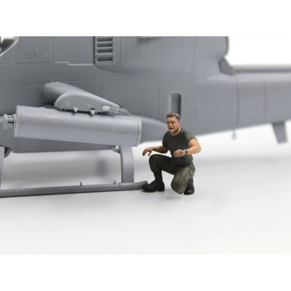 AH-1G + Bronco OV-10A US pilots & ground personnel ICM 48303 1:48