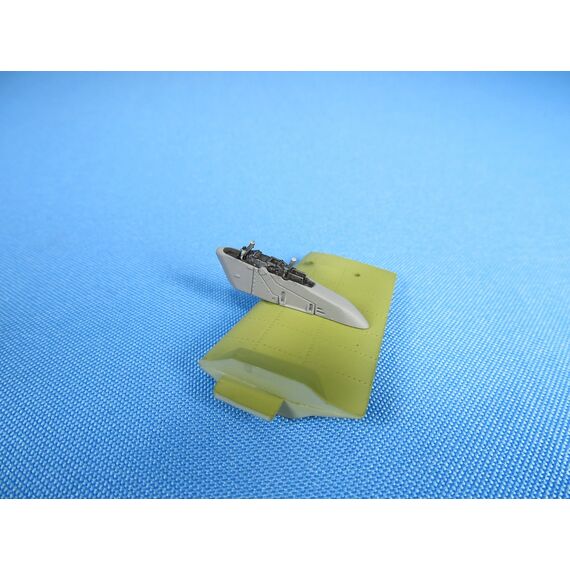 AH-64 Apache pylons early type