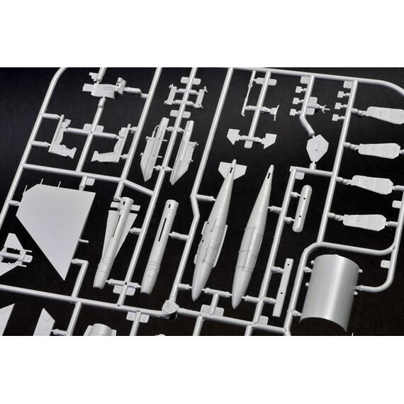 F-16XL Experimental Fighter Skunkmodels 48026 1:48