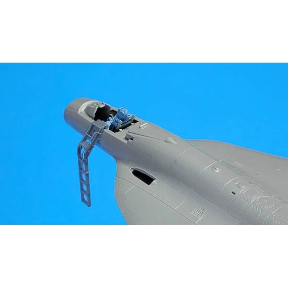 F-16XL Ship 1 Crew ladder