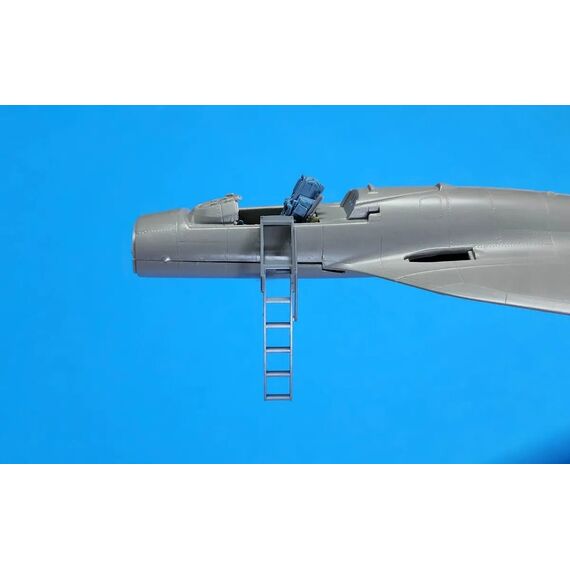 F-16XL Ship 1 Crew ladder