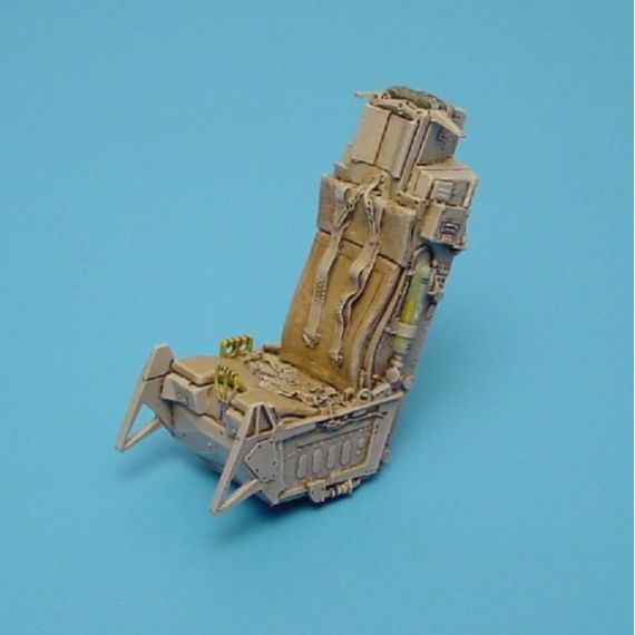 ACES II ejection seat for F-16 versions Aires 2003 1:32