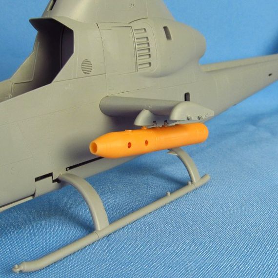 M18 gun pod with M134 minigun Metallic Details MDR3212 1:32