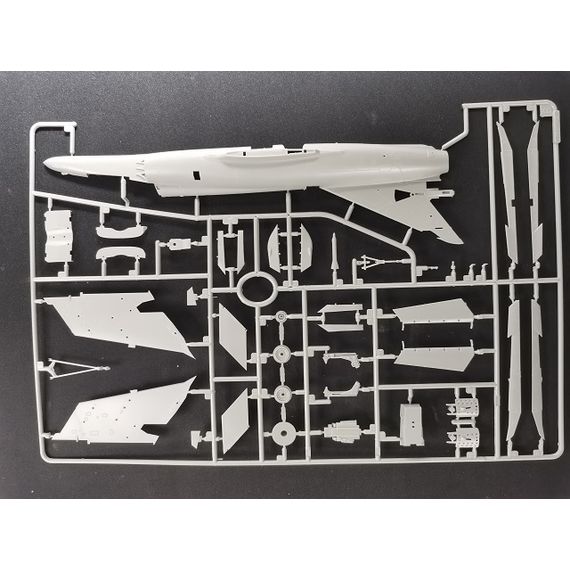 Super Etendard Modernise Kinetic K48140 1:48