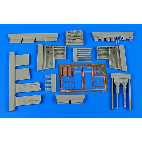 Spitfire Mk.IXe gun bay