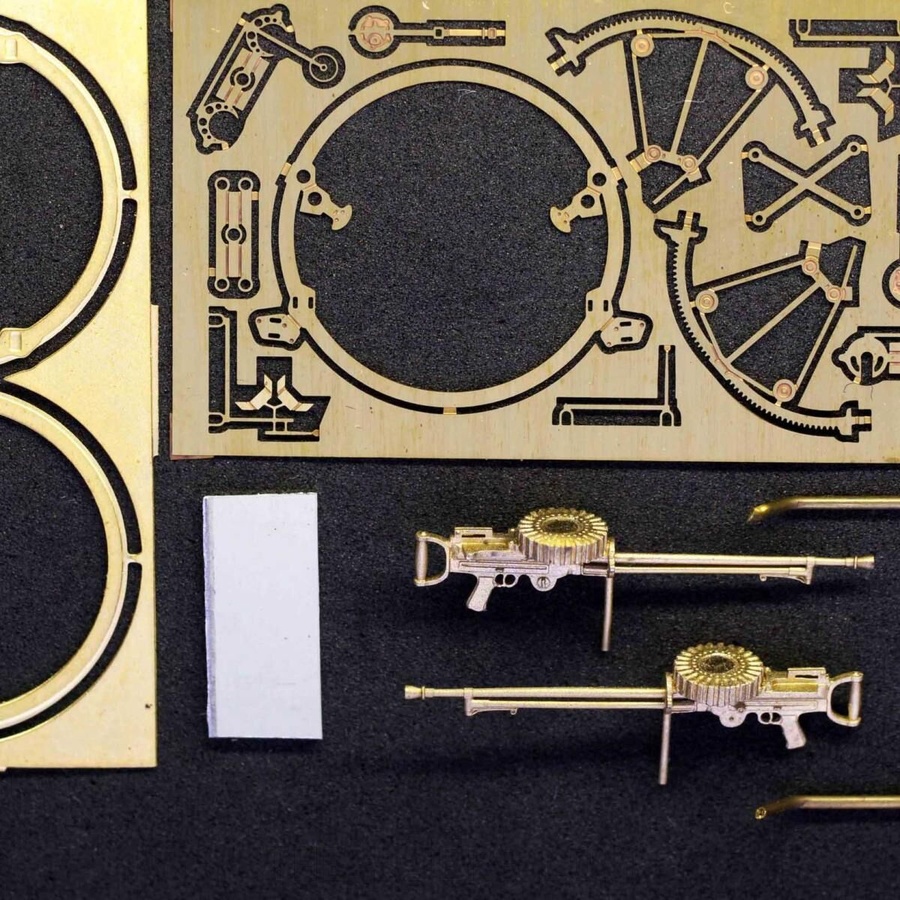 Lewis Mk III twin machine gun on the Scarff ring