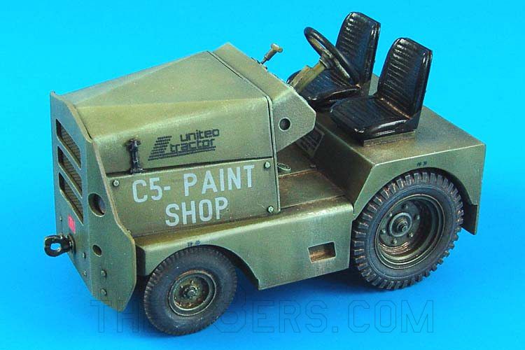 United Tractor GC-340/SM340 tow tractor (basic) Aerobonus 320032 1:32