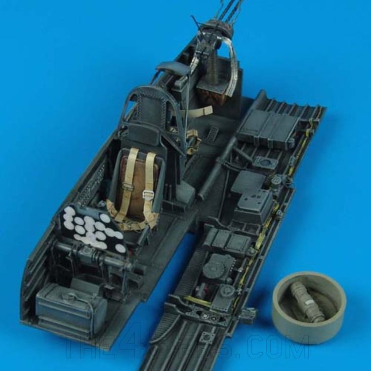 Ju 87D/G Stuka cockpit set Aires 2068 1:32