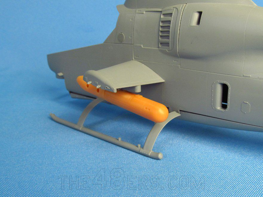 M18 gun pod with M134 minigun Metallic Details MDR3212 1:32