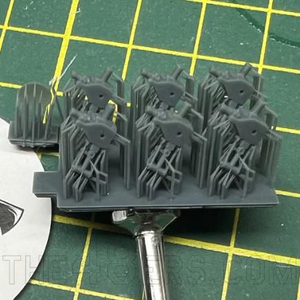 Main rotor hub and gear box, open configuration. No blades JAM-SCREW 48 ...