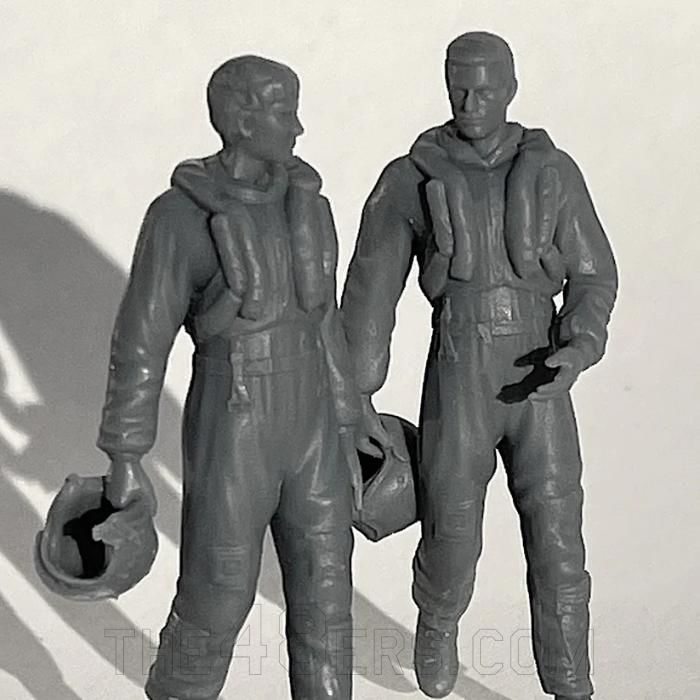 RAF pilots walking, late 1950s & 1960s Pilot-Replicas 483DP004 1:48