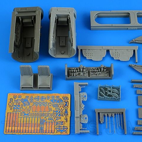 Me 262B-1a cockpit set Aires 2280 1:32