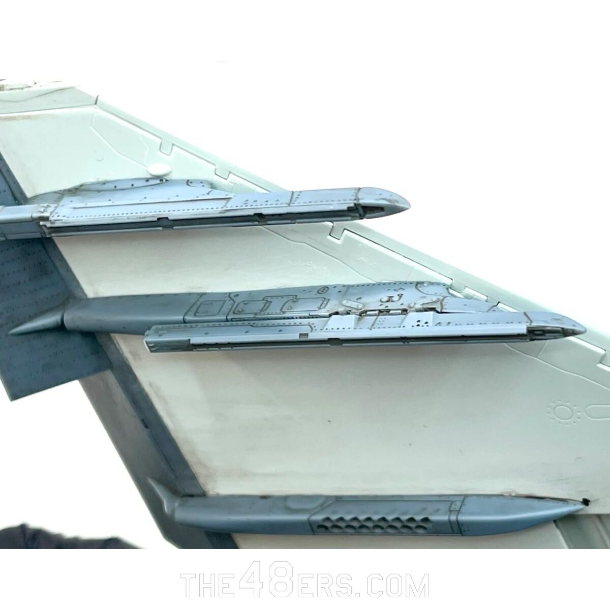 Outer Wing Pylon (OWP) with Launcher